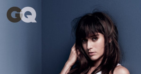 Lizzy Caplan Talks Sex Multiple Orgasms And Ménage à Trois E News